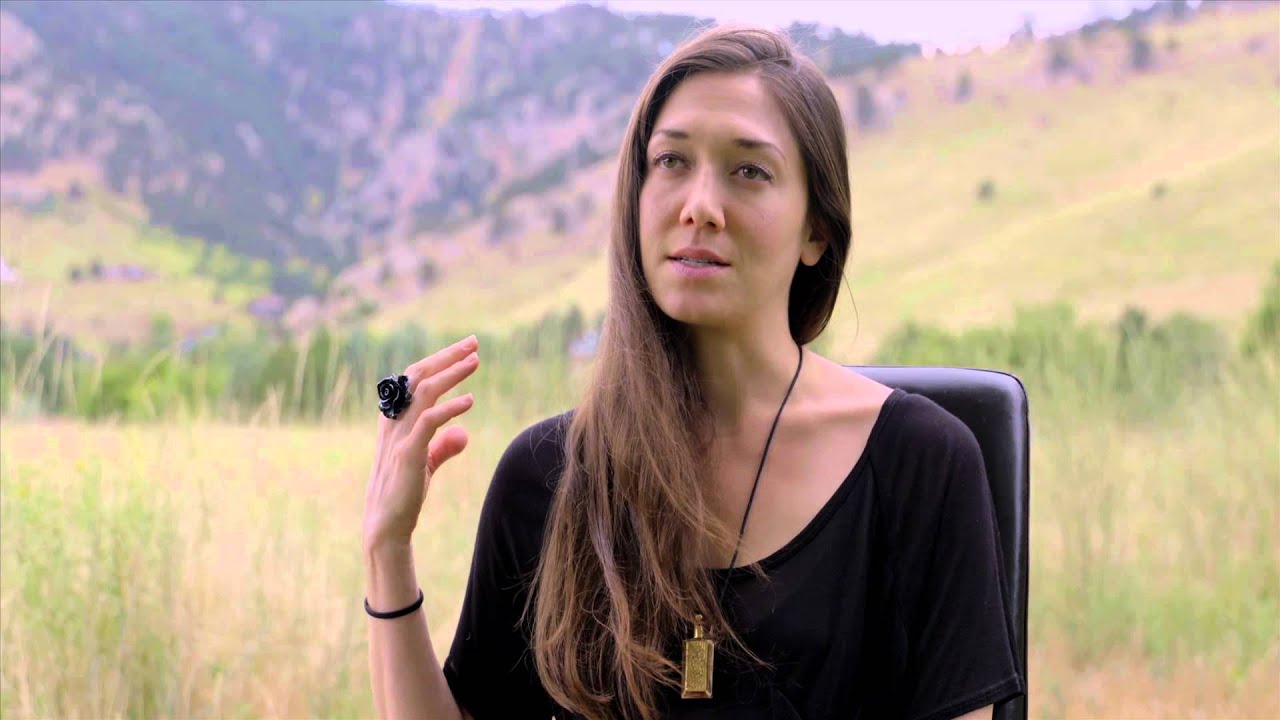 "Why would you recommend this show?" Zarah Mahler Interview - YouTube
