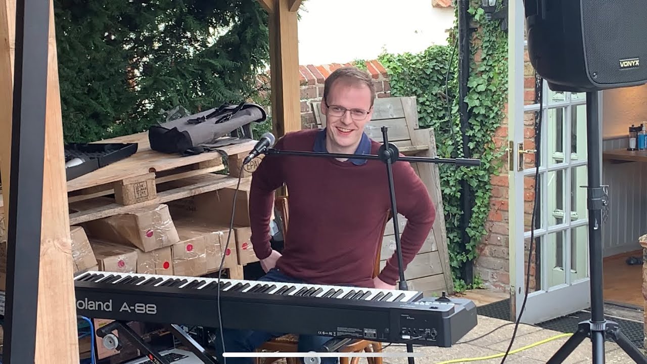 Steffan Vale live on The Patio. The Crown at Cuddington - YouTube