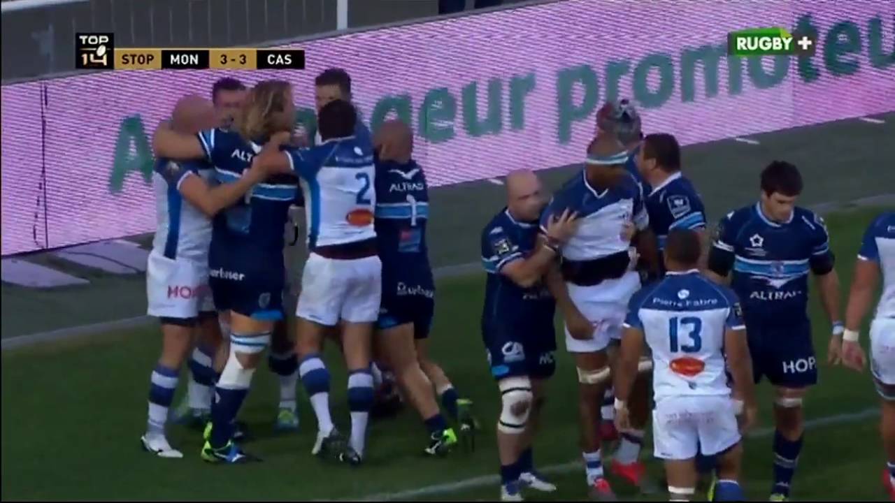 Echanges musclés entre Montpellier et Castres en Top 14 - YouTube