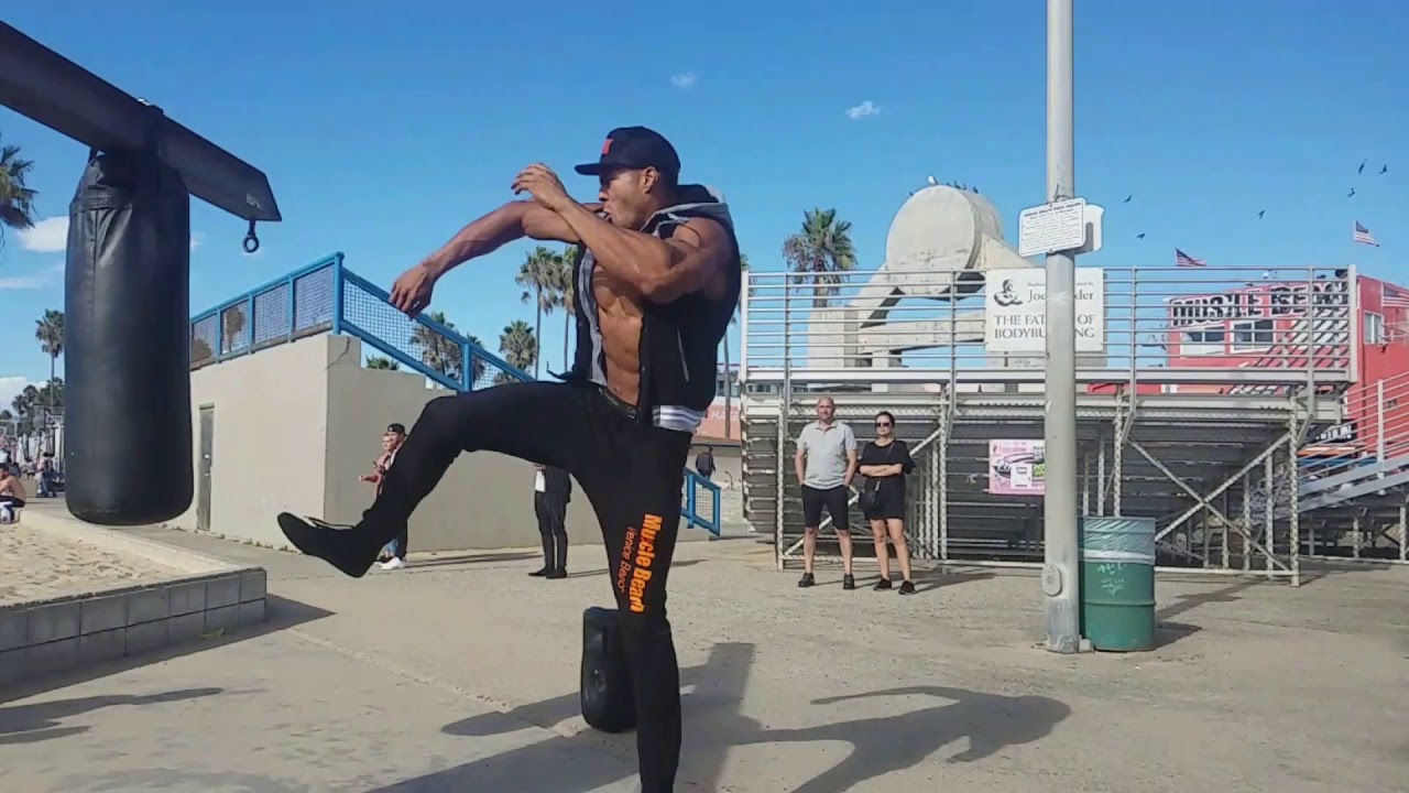 Ike CATCHER Kicking VeniceBeach HeavyBag Musclebeach Taekwondo - YouTube