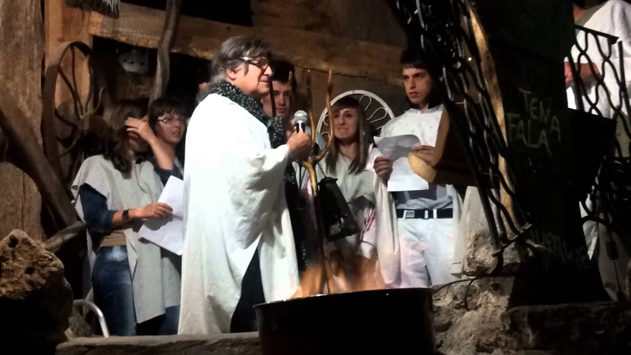 Conjuro queimada gallega Fogar do Santiso - YouTube