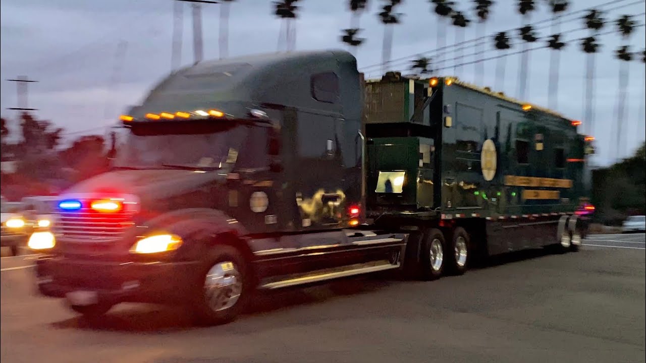 LASD Command Post Responding Code 3 to LASD Air Rescue 5 Crash - YouTube