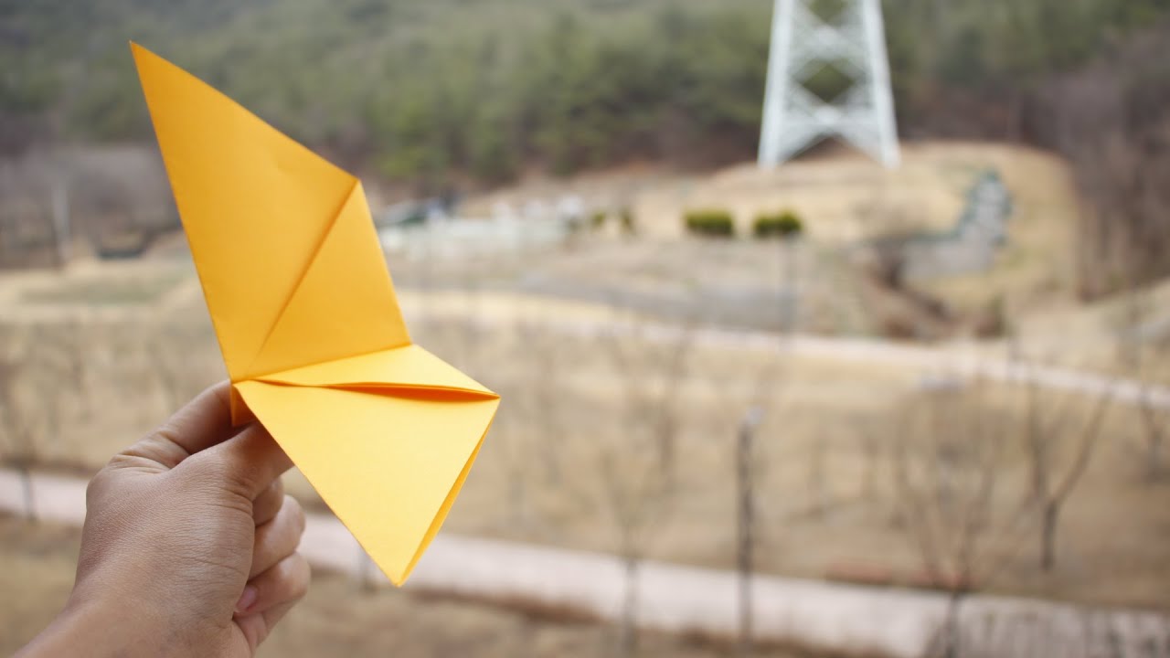 Paper Plane Crash / Outdoor Flying Color Butterfly / Paper Airplane Fly ...