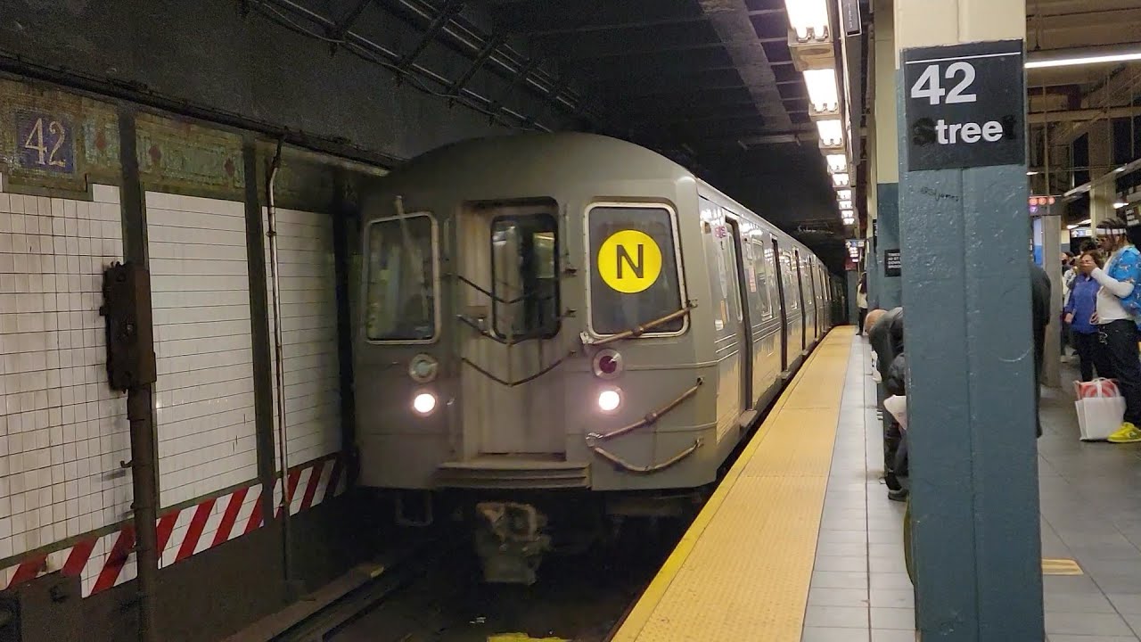 MTA Subways - Kawasaki R68A #5132 on the (N) at Times Square-42nd ...