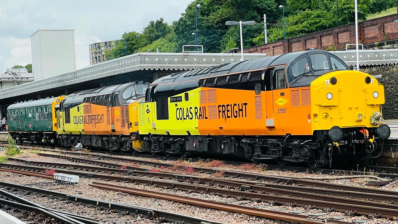 Colas Rail 37057+37241 At Sheffield From Derby R.T.C.(Network Rail) To ...