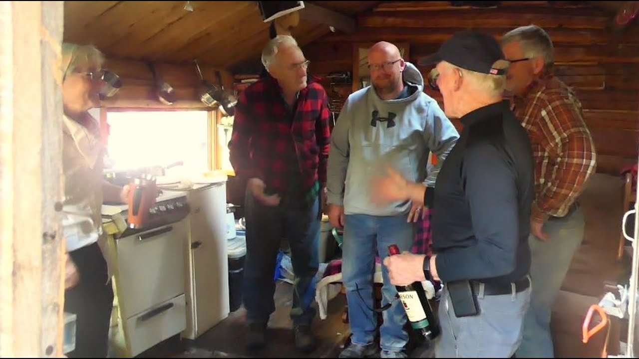 Log Cabin Building Crew Changeout #289-Martin's Old Off Grid Log Cabin ...
