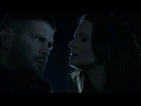 Huck & Quinn kisses - Scandal