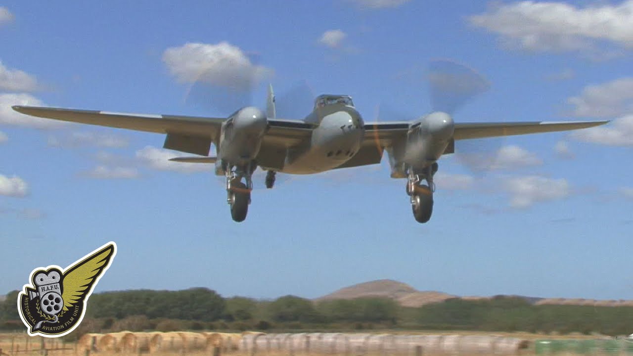 The de Havilland DH.98 Mosquito Landing - Up Close - YouTube