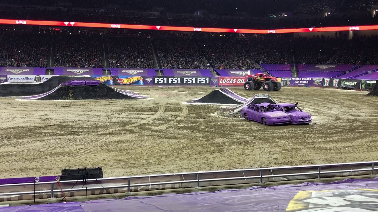 Monster Jam 2018 Detroit #2 Slinger Freestyle - YouTube