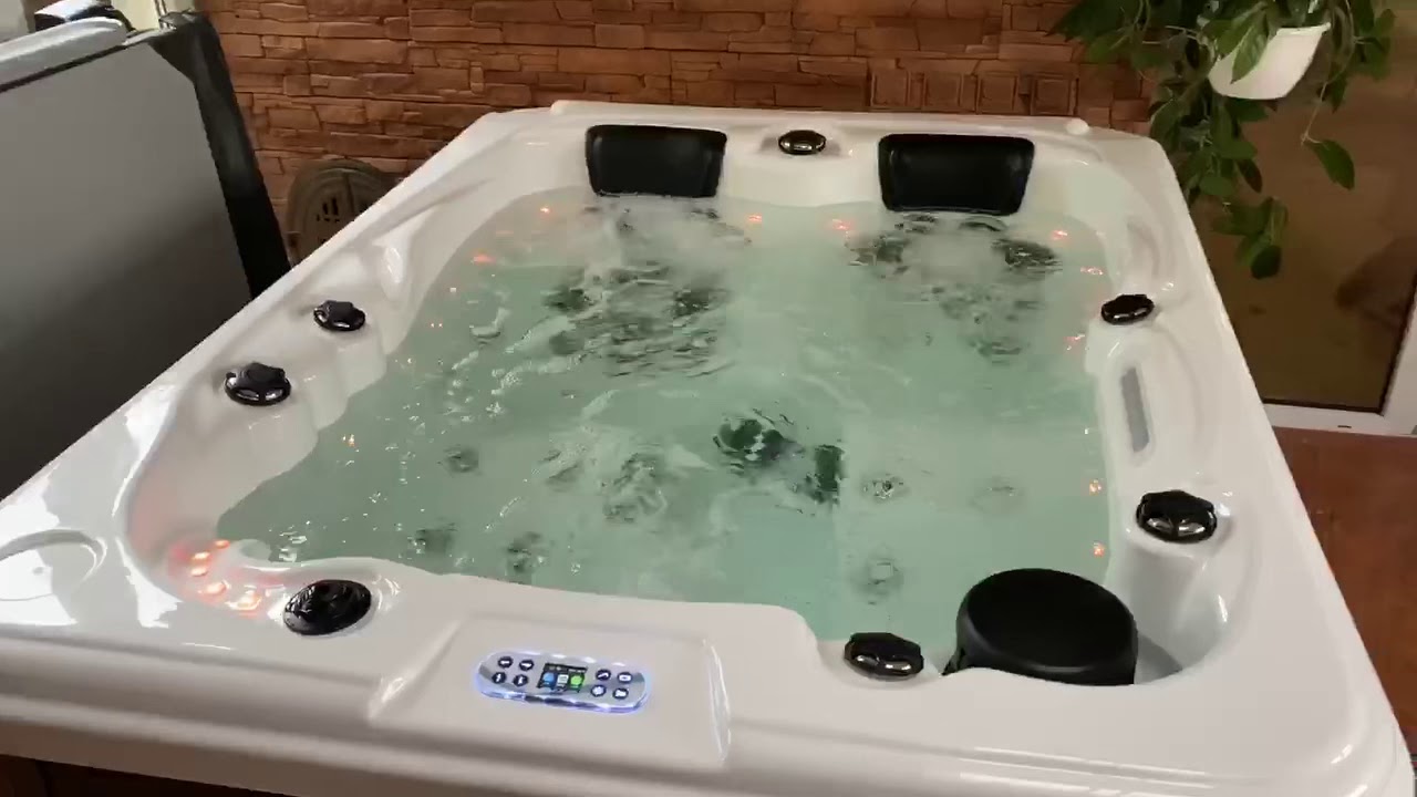 Jacuzzi Beach Home Deluxe - YouTube