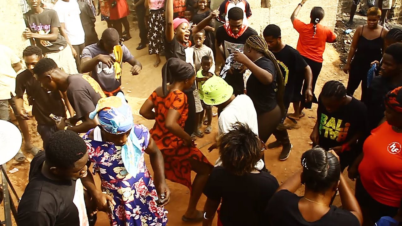 Craz!ness Soloku Dance so far in Africa - YouTube