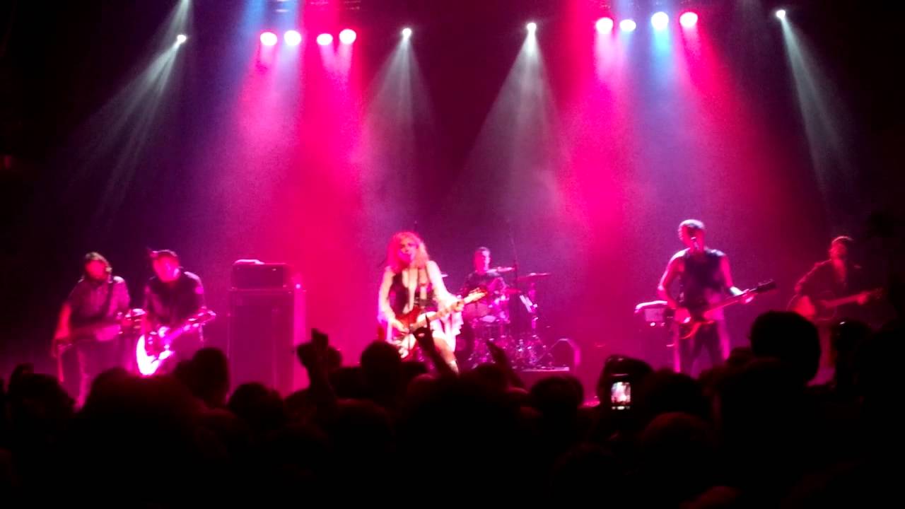 Malibu - Courtney Love (Live at Danforth Music Hall) - YouTube