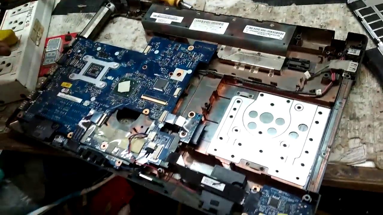 How to Assemble a Laptop - YouTube