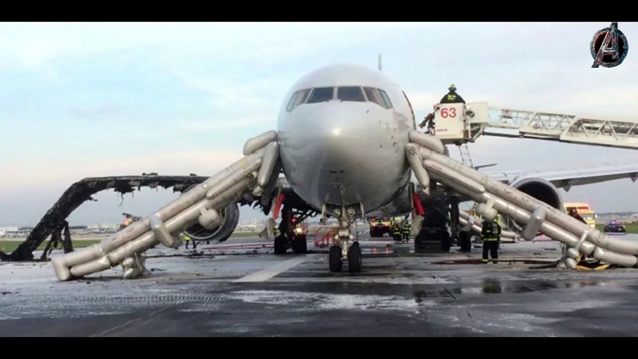 Bursting into Flames Before Takeoff in Chicago ¦ Panic on the Runway ...