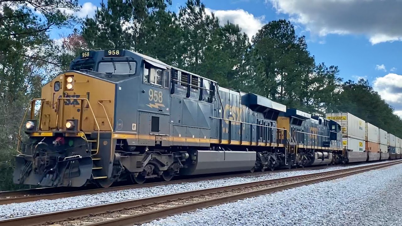 CSX ES44AC-H 958 Leads I026-12 at Sandy Ford Road - YouTube