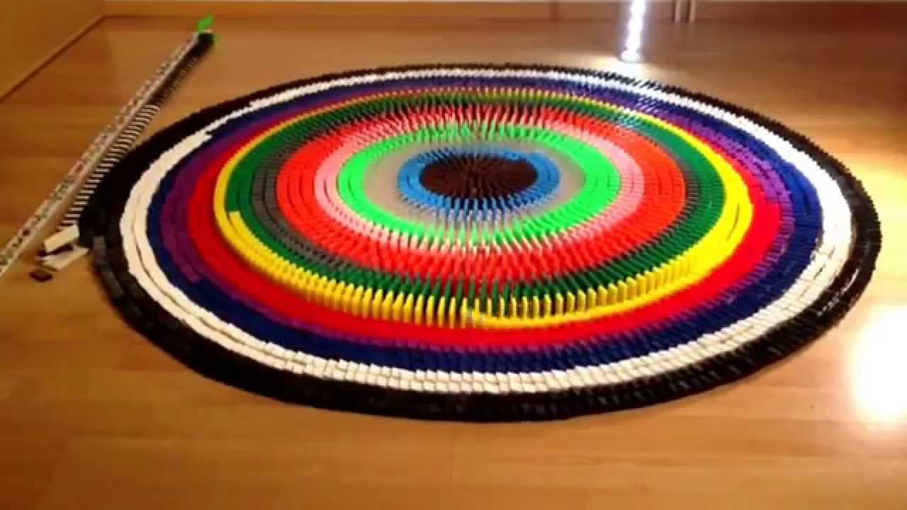 Domino Circle in 4'000 Dominoes (New Personal Record) - YouTube