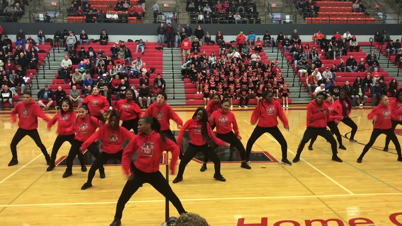 Red Knights Dance Team Basketball Game 12/12/2019 - YouTube