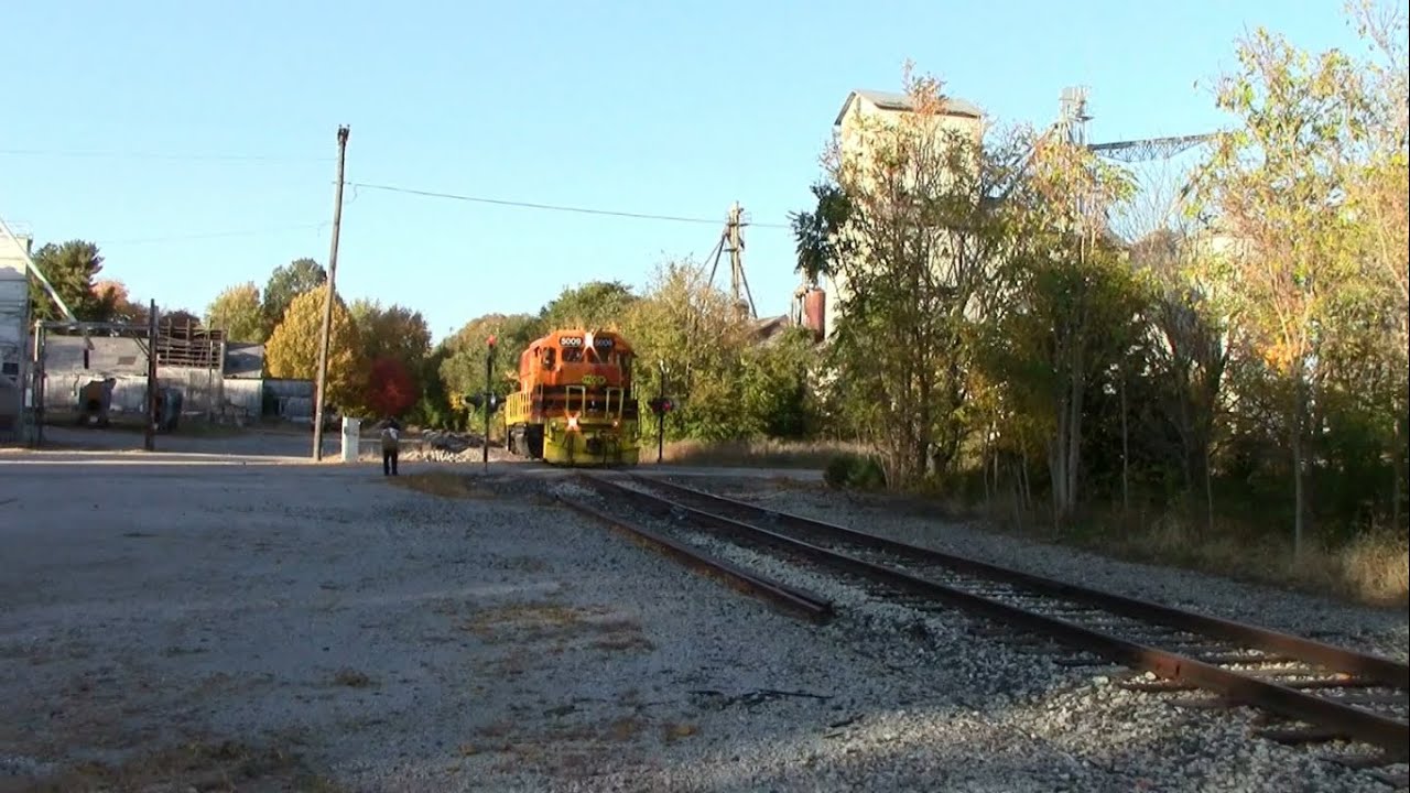 TPW 5009 Southbound Light Move in Camden, Indiana - YouTube