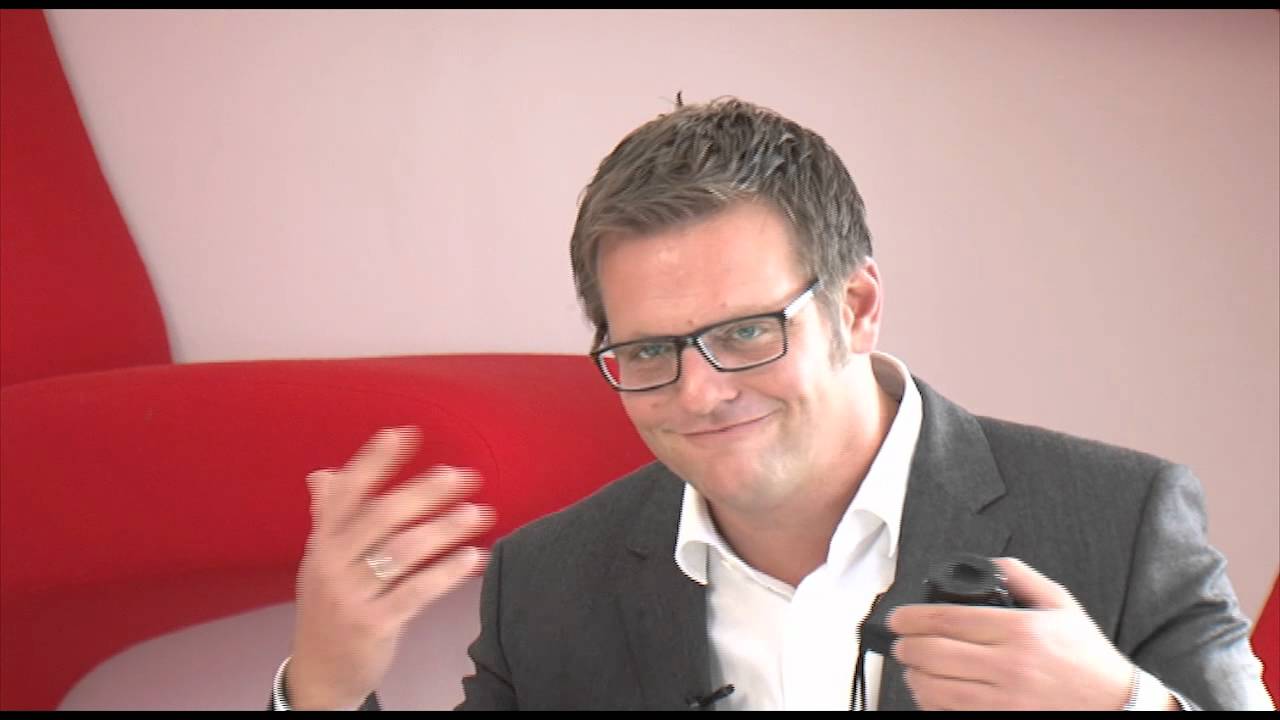 Robert F. Hartlauer, Hartlauer HandelsGmbH, zum Thema Lehre - YouTube