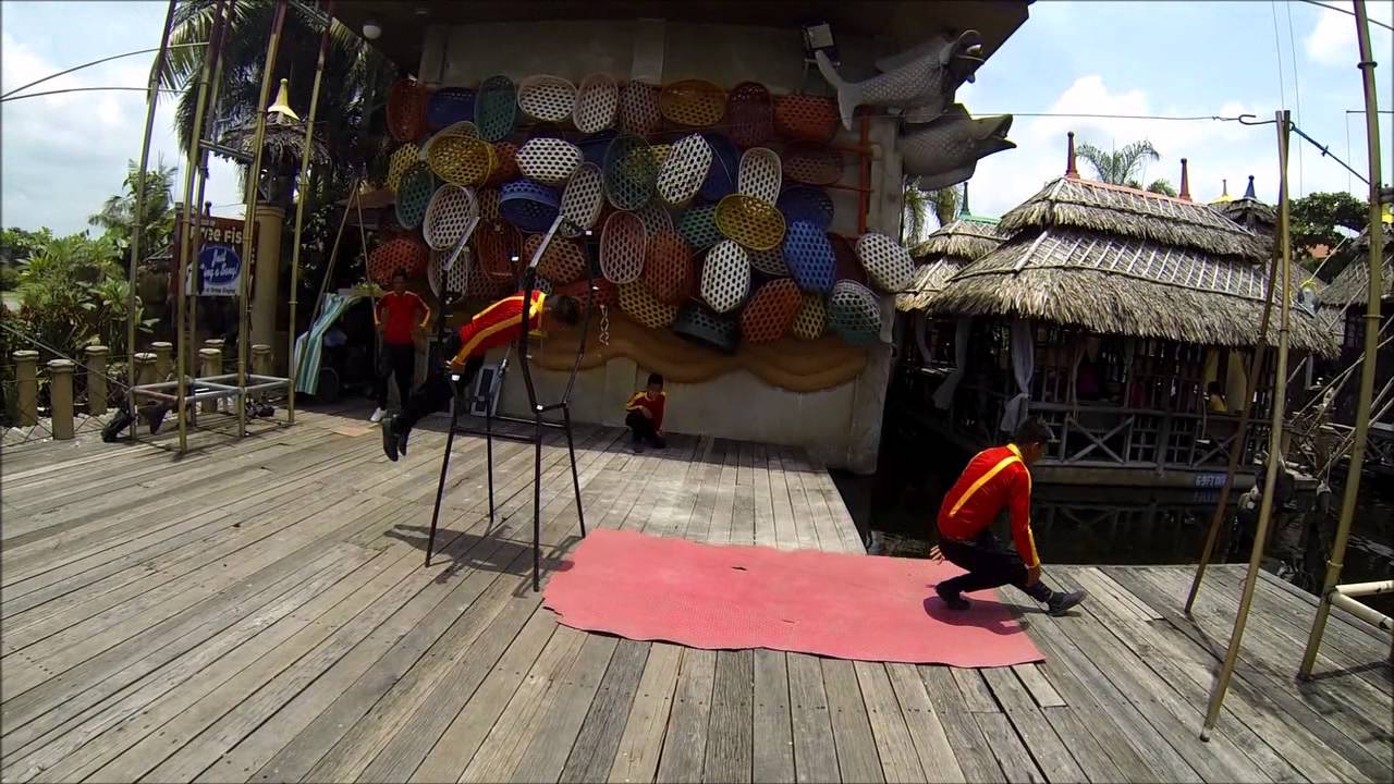 Isdaan Tarlac Floating Restaurant - YouTube