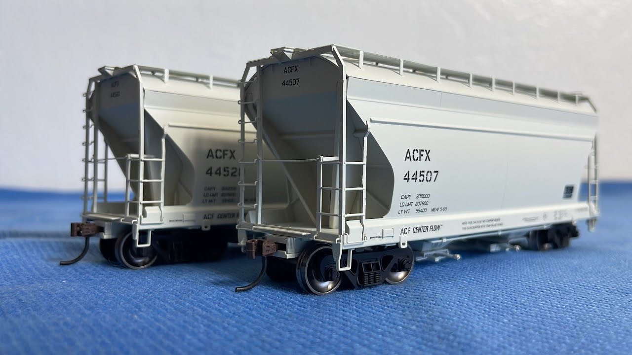 ACFX 2-Bay Covered Hopper (Athearn) Review - YouTube