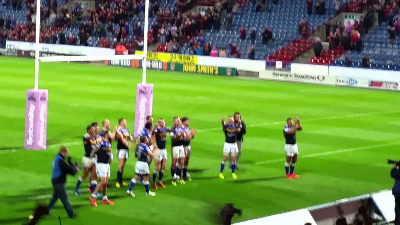 LEEDS RHINOS PLAYERS CELEBRATE WITH FANS - YouTube