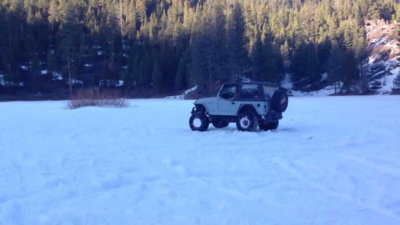 Jeep driving on frozen lake - YouTube