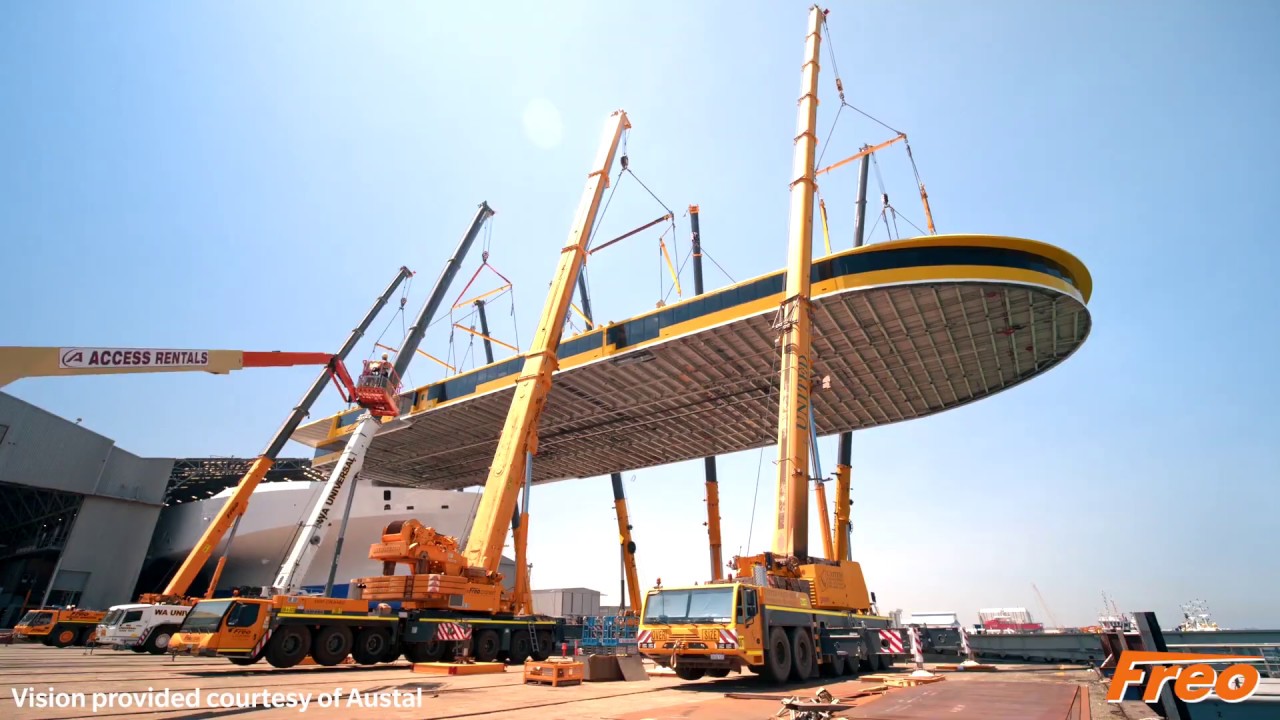 Freo Group - Eight Crane Trimaran Lift with Austal Australia - YouTube