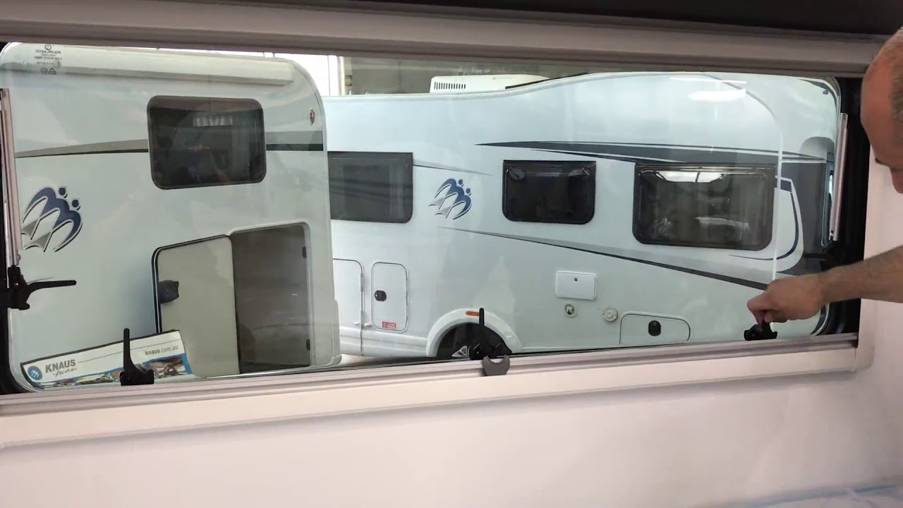 Avan Window and Blind - YouTube