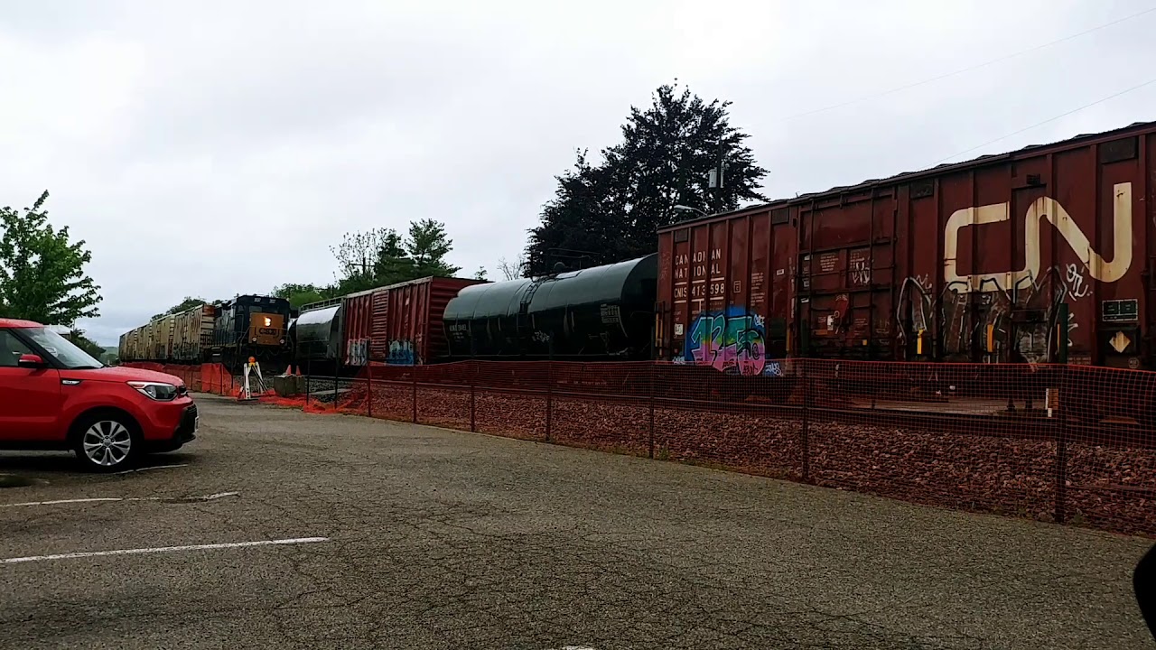 Springdale switcher waits for more than a half-hour on track to as NS ...