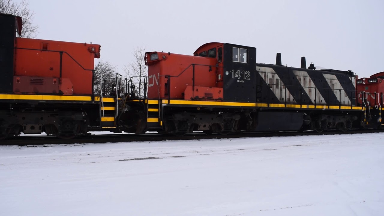 CN GMD-1 London Ontario - YouTube