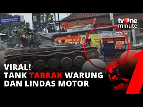 Detik-detik Tank Tabrak Warung hingga Melindas Sejumlah Motor | tvOne