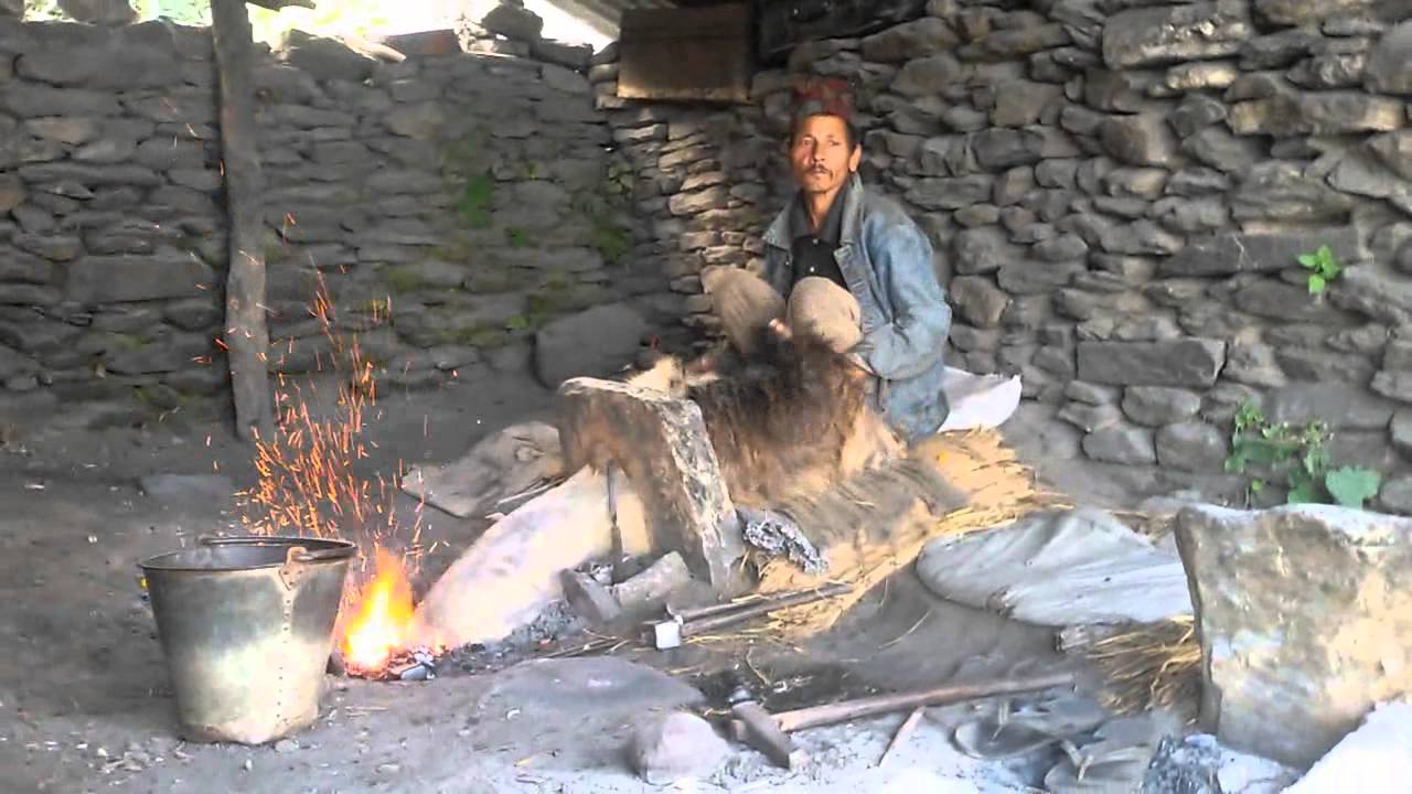 Aaran: Blacksmith's Workshop in Nepal - YouTube