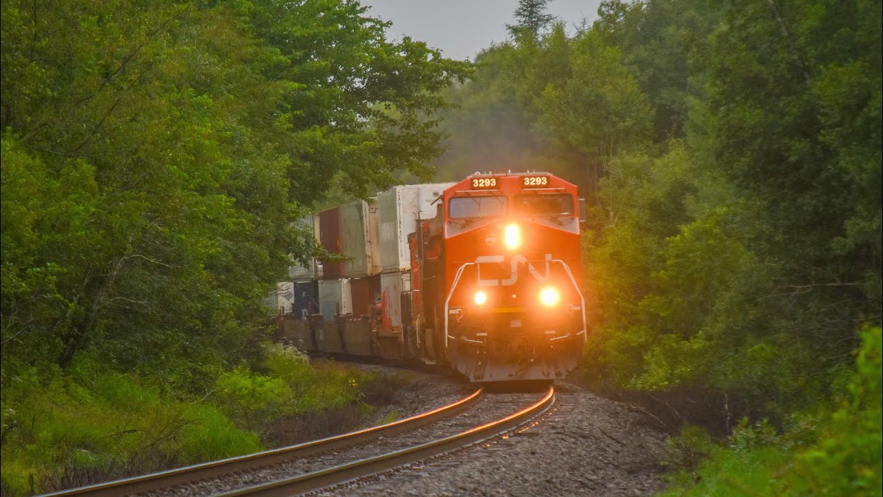 CN 120 Easing through Berry Mills, NB - YouTube