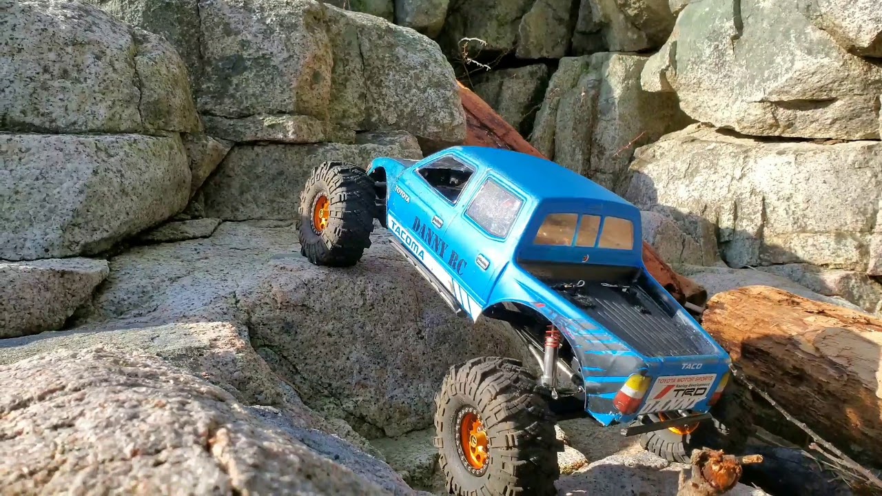 Custom built Axial Capra Rock Climbing with friends - YouTube
