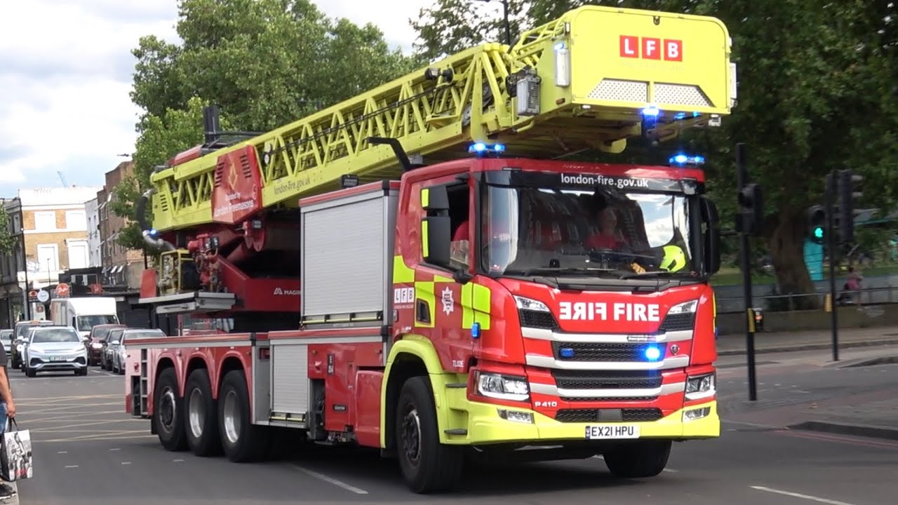 London Fire Brigade, Old Kent Road 64m Turntable Ladder (E354 ...