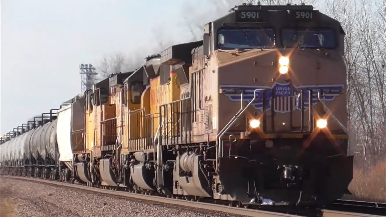 UP 5901 Leads MMTYC through Elburn, IL - YouTube
