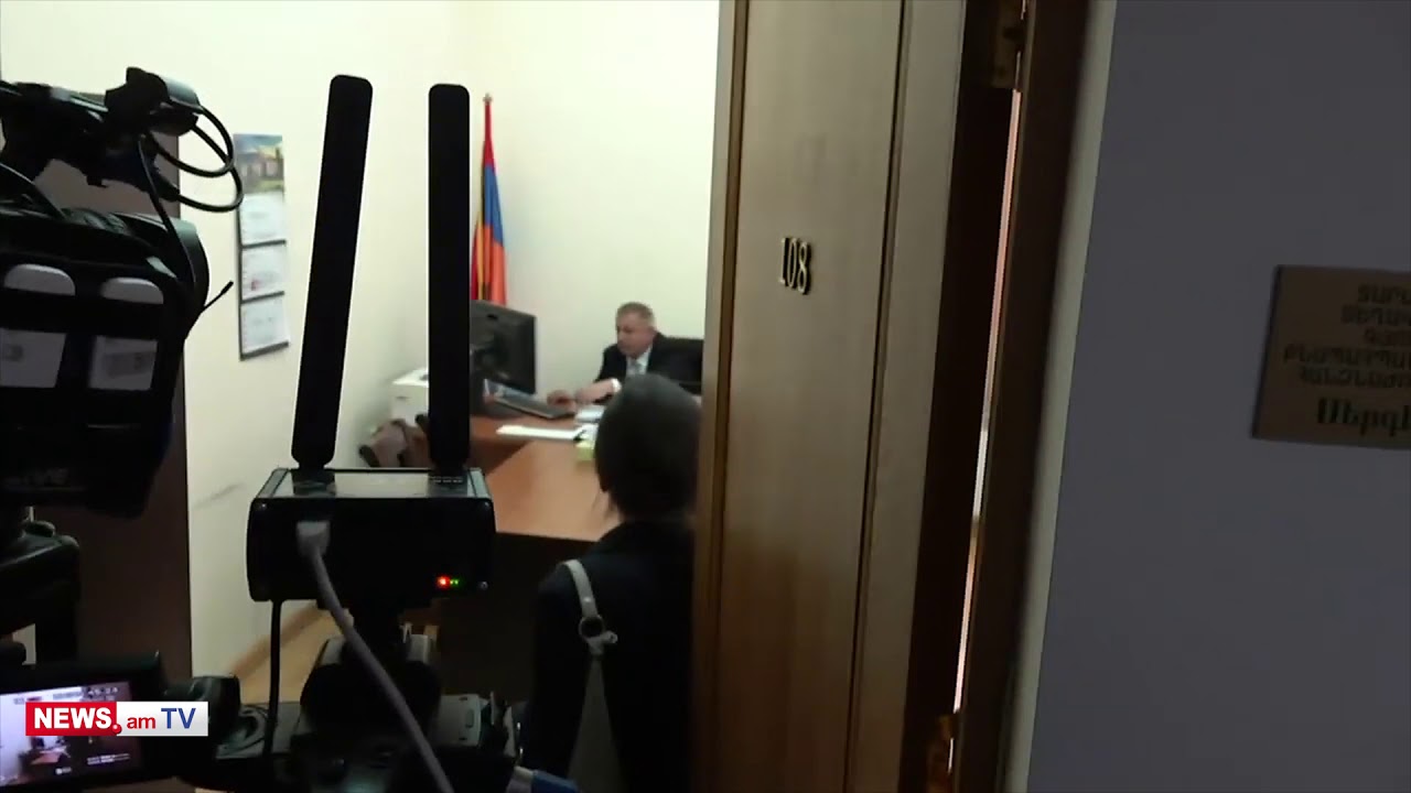 Ինչպես է Սերգեյ Բագրատյանը «փախչում լրագրողներից Youtube