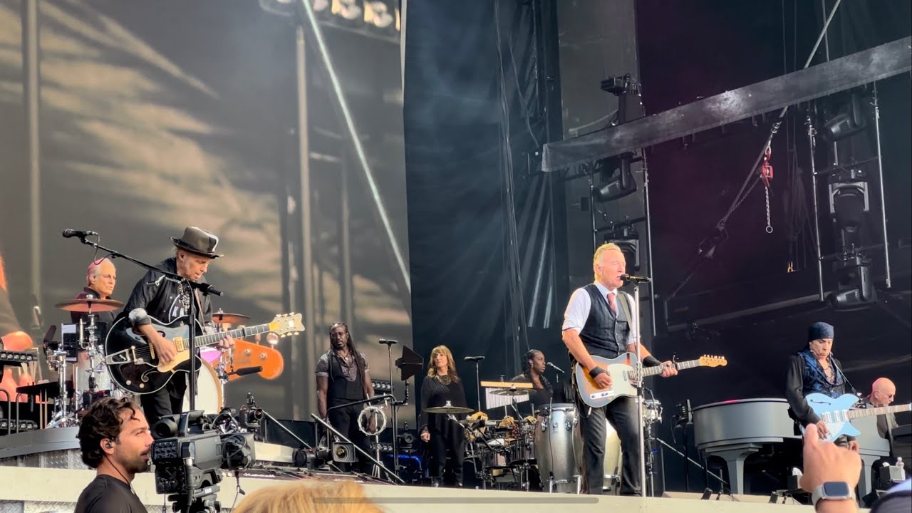 Bruce Springsteen and The E Street Band - “Long Walk Home” - Helsinki ...