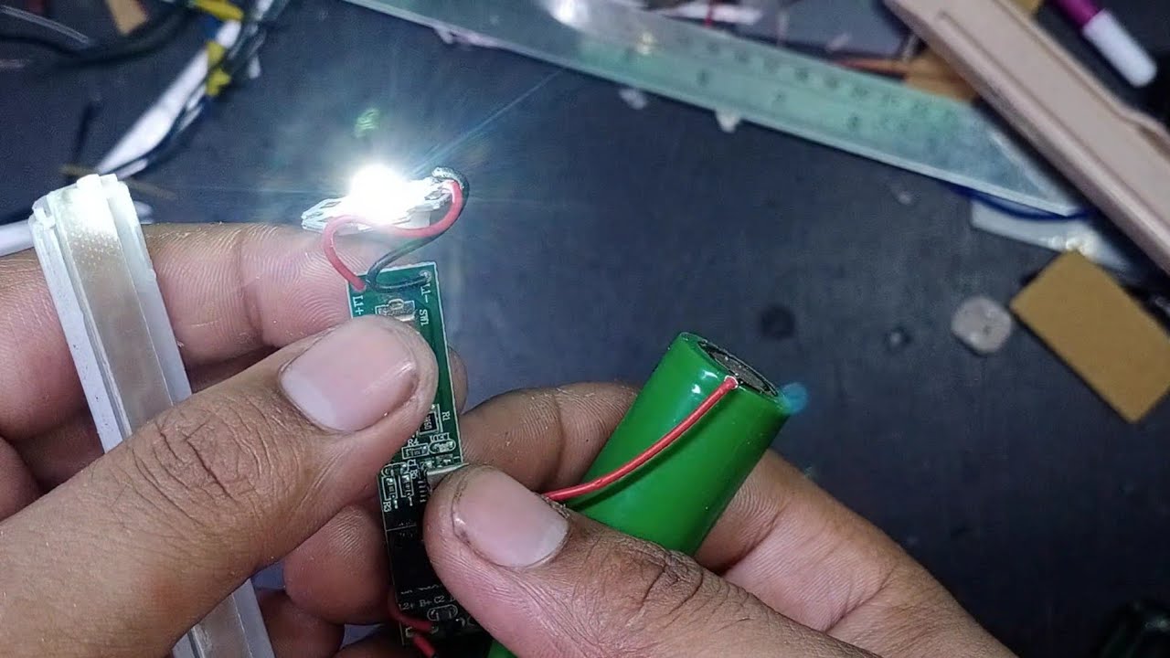 What is inside mini flash light - YouTube