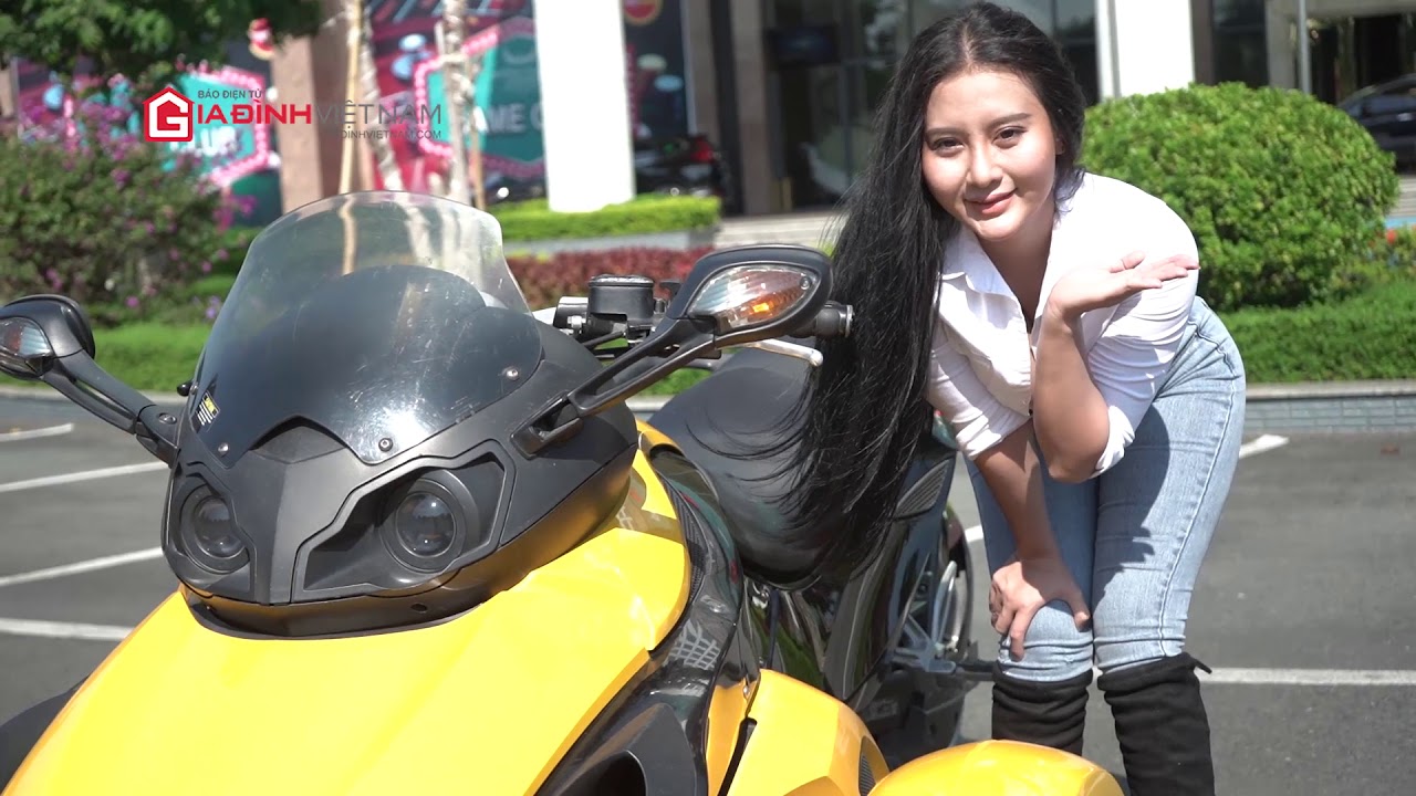 Người đẹp Pong Kyubi Võ Huỳnh Ngọc Phụng tại đại hội motor miền Tây ...