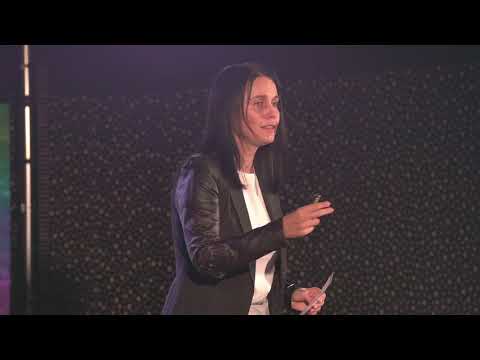 Мостът между поколенията | Десислава Дамянова | TEDxTriaditza