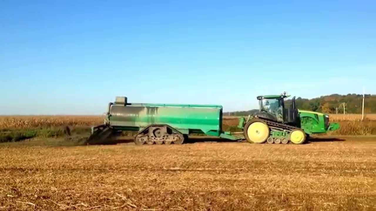 John Deere 8370 rt with manure tank on Soucy tracks. - YouTube
