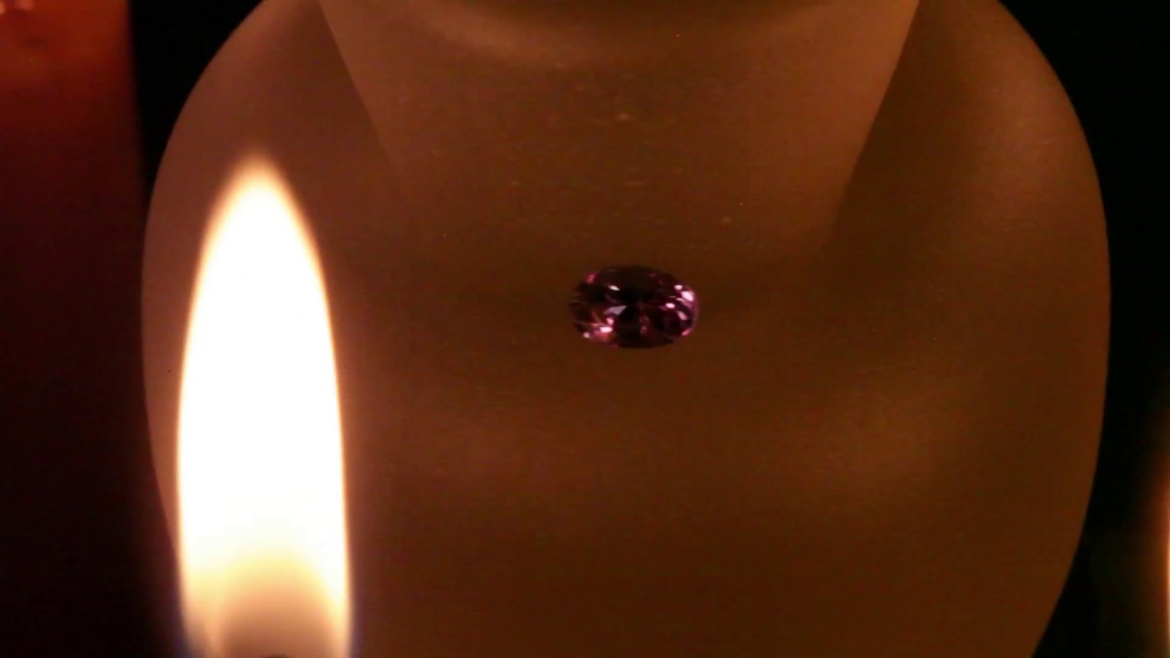 Natural Alexandrite #1/ Candle light - YouTube
