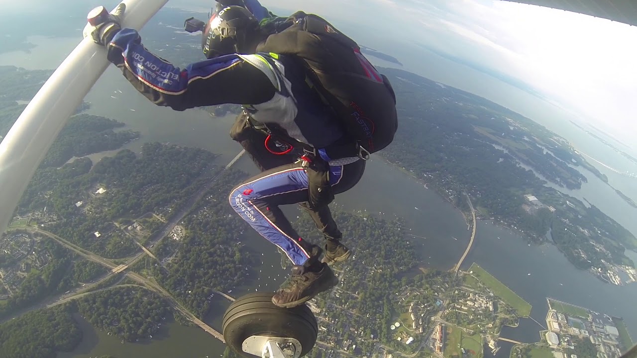 skydive into the navy stadium - YouTube