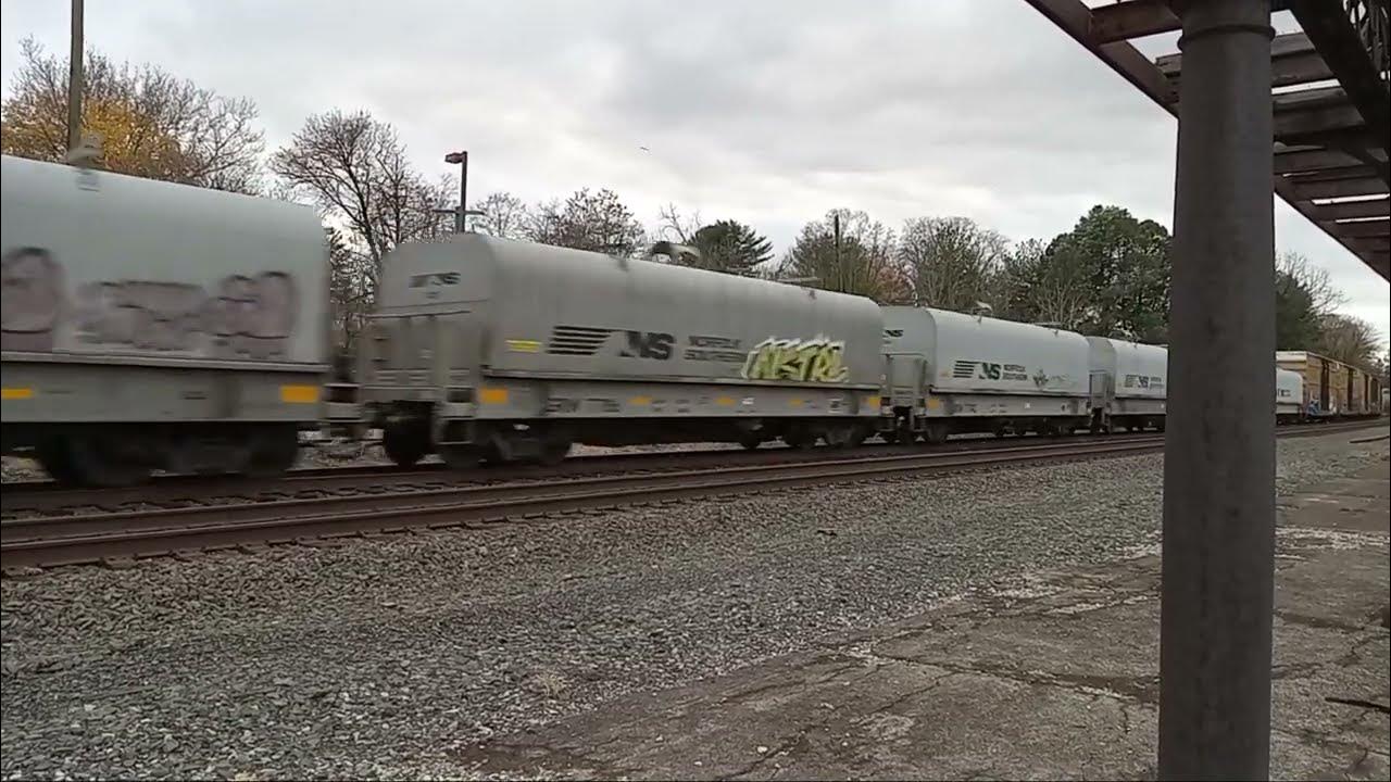 NS 4292 lads a mixed freight train in Wernersville, PA (38G) - YouTube