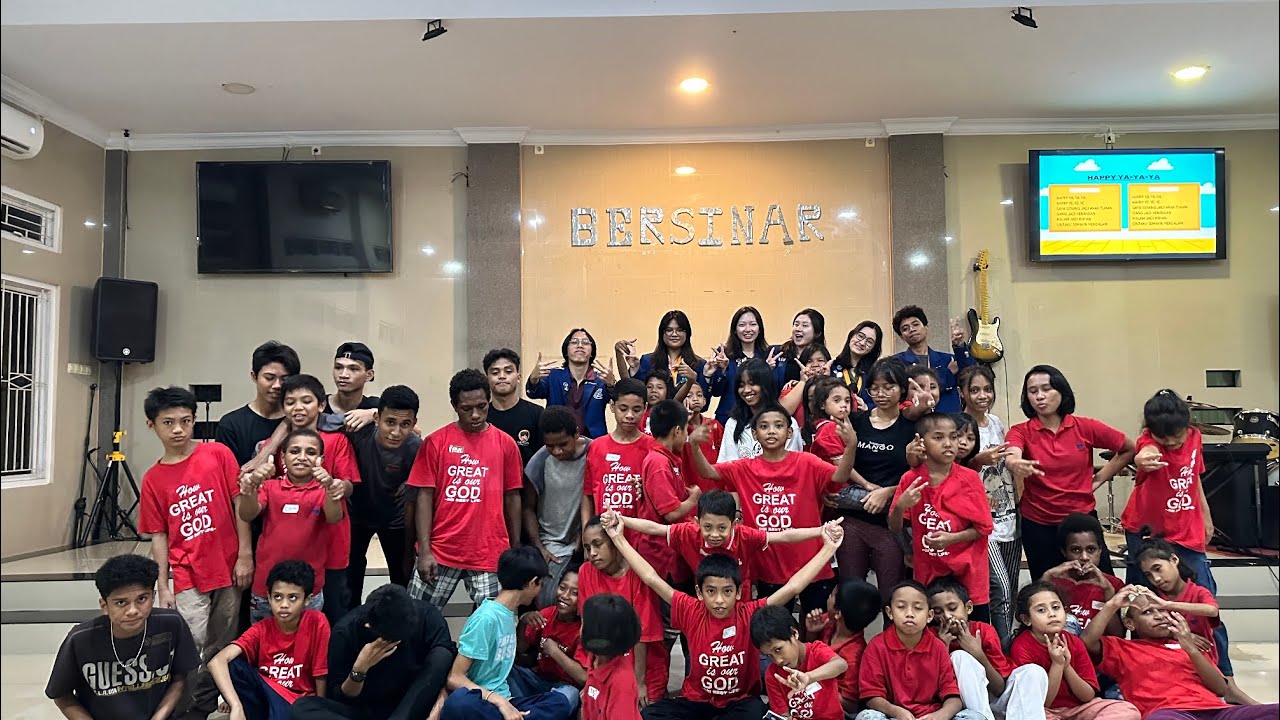 Comdev 1: Kelompok 2 BM2023 - YouTube