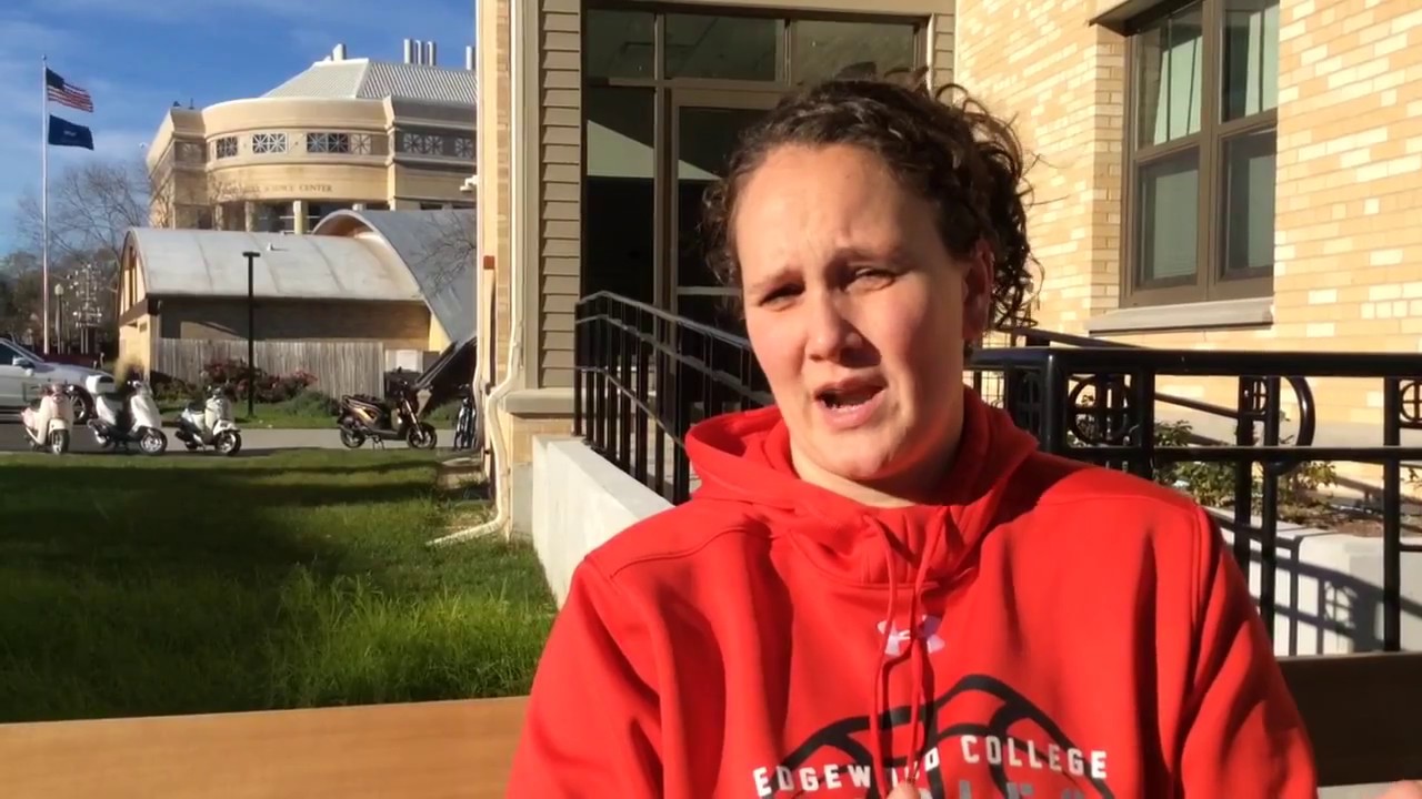 Edgewood College women's basketball coach Chaia Huff - YouTube