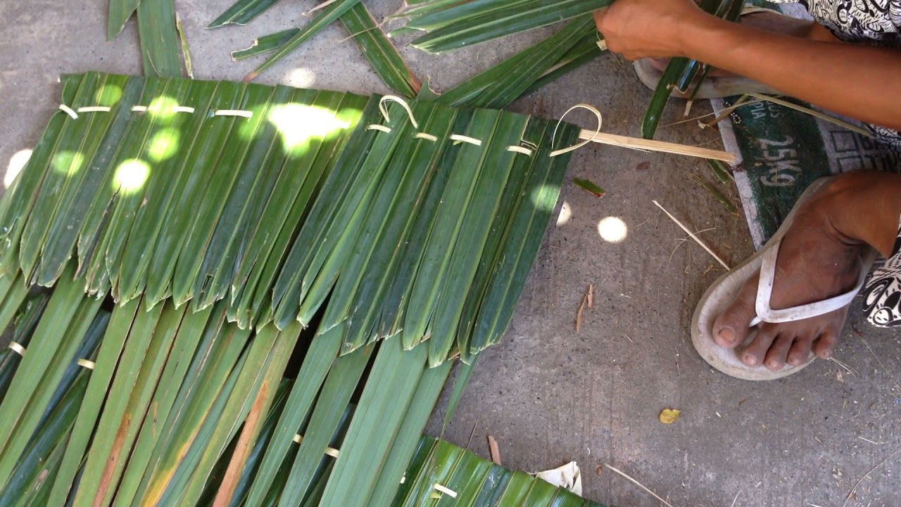 bubong mula sa dahon ng niyog - YouTube