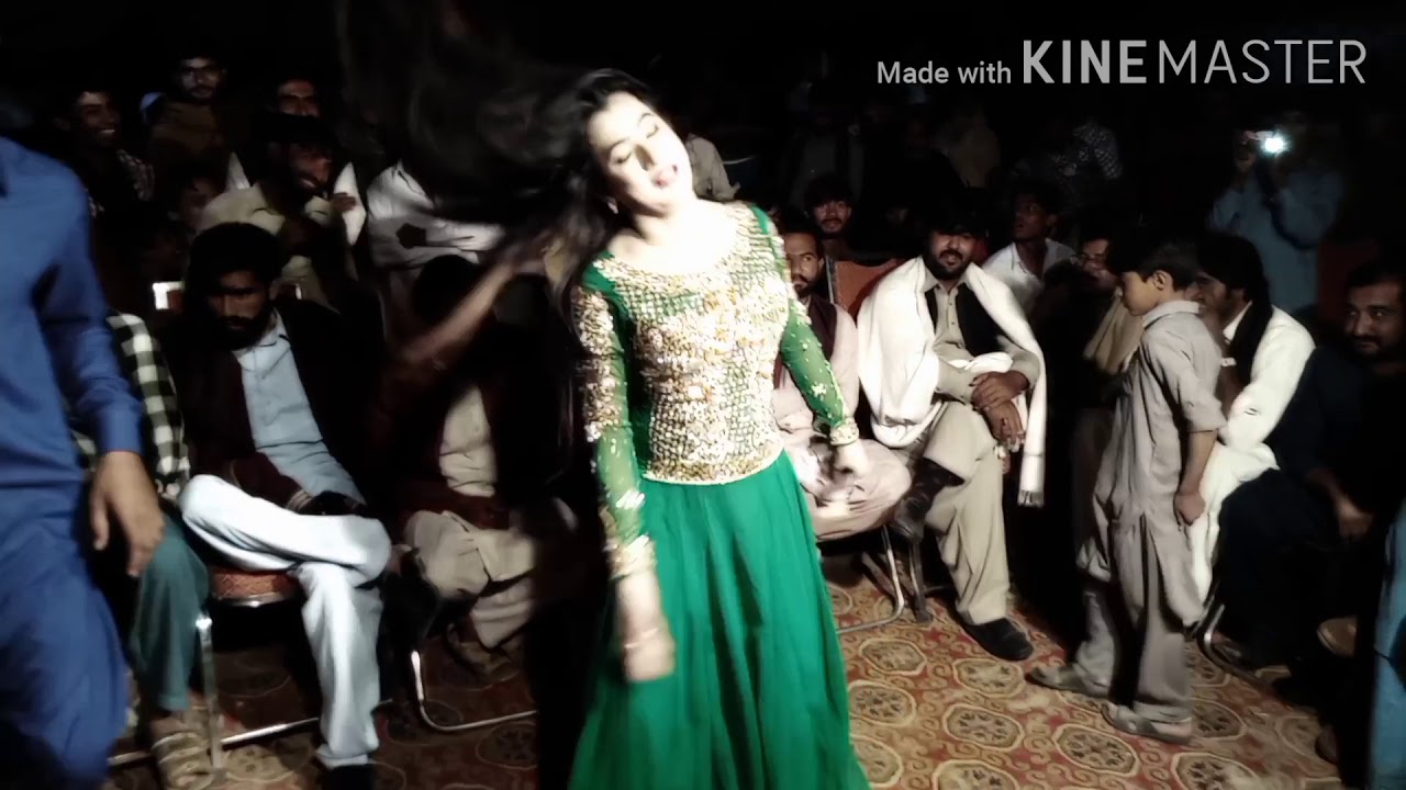 Shadi program.💚 Dance by madam komal and madam arooj Mumtaz sham notak ...